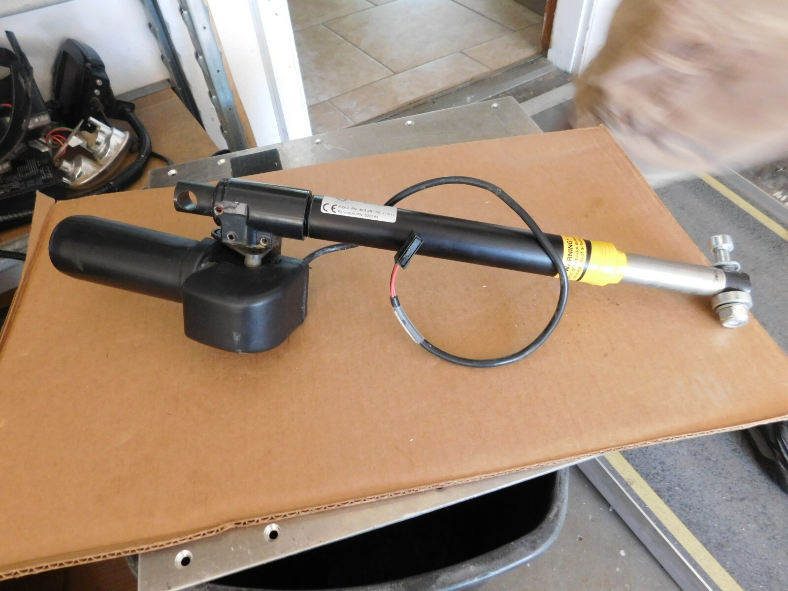 PERMOBIL RE25 M300 LIFT ACTUATOR REAC 82509100- 320165 Wheelchair ...