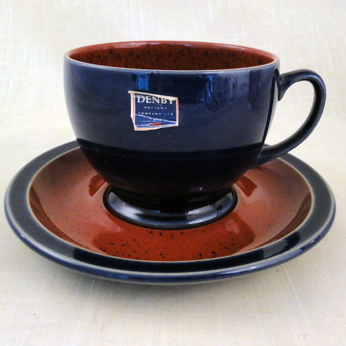 HARLEQUIN by Denby RED IN / BLUE OUT Breakfast Saucer NEW NEVER USED ...