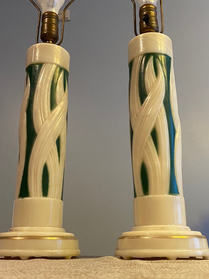 BEAUTIFUL PAIR MATCHING VINTAGE ALADDIN ELECTRIC TABLE LAMPS W/LIGHTED ...