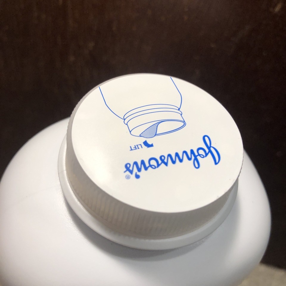 Johnson's Baby Powder Silky Soft Skin W/ Talc, Hypoallergenic, 17.6oz ...
