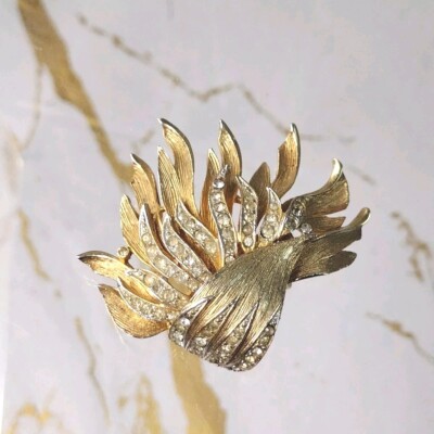 Vendome Flower Chrysanthemum Yellow Gold tone Rhinestone Flower Brooch ...