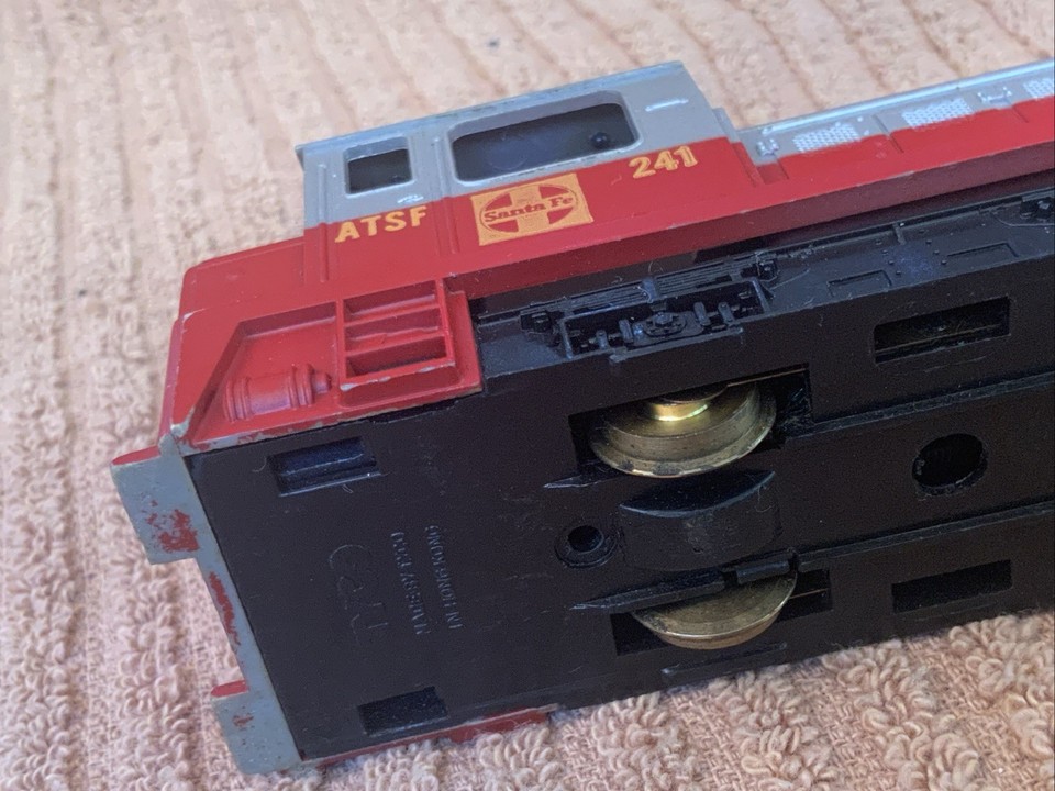 Tyco HO Scale Santa Fe Power Diesel Switcher #241 | eBay