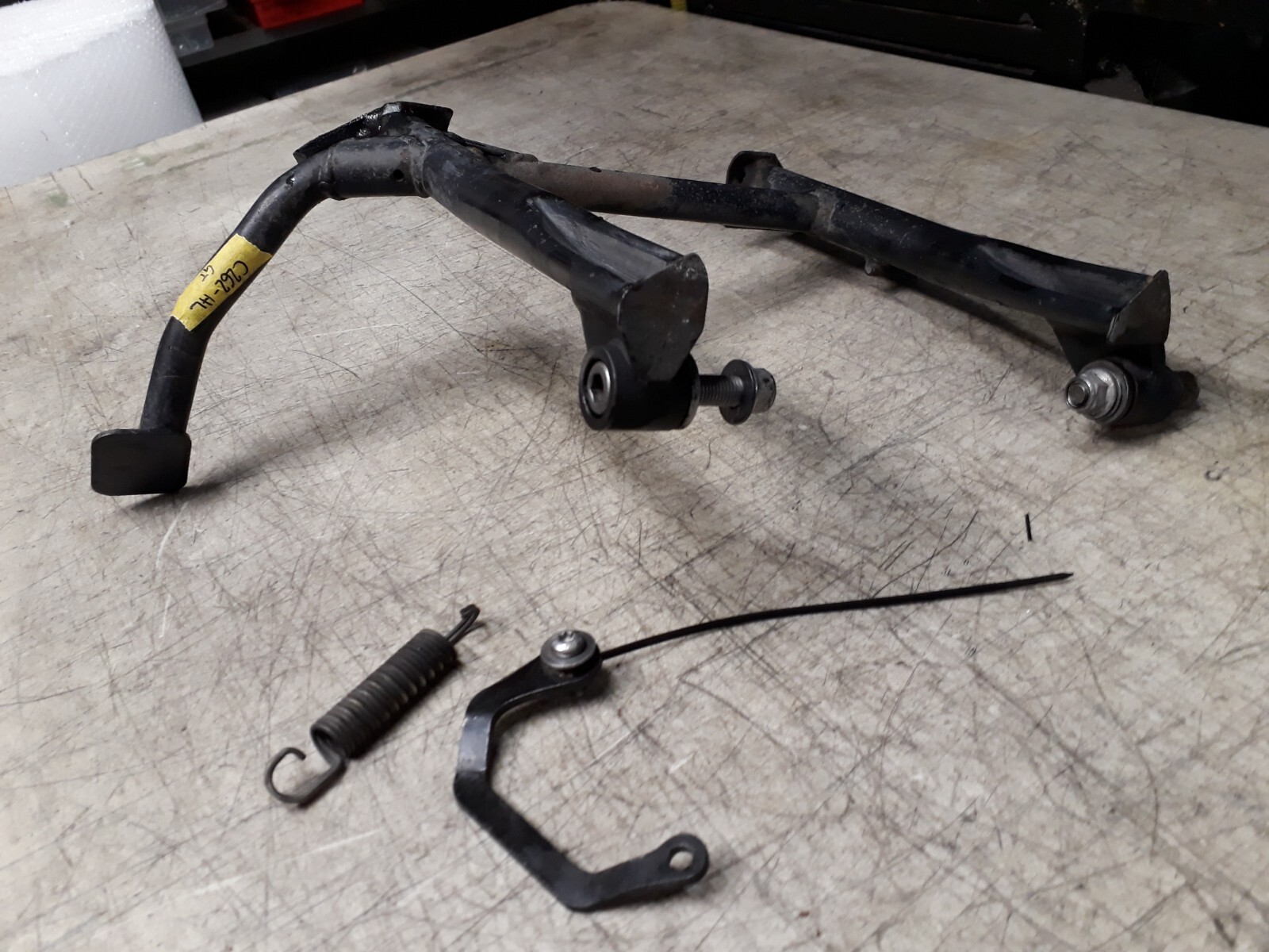 TRIUMPH SPRINT GT, CENTRE STAND COMPLETE, 'FREE POST ' # C262-HL | eBay