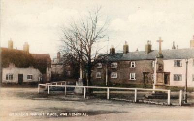 PRINTED POSTCARD OF BILLESDON MARKET PLACE AND WAR MEMORIAL ...