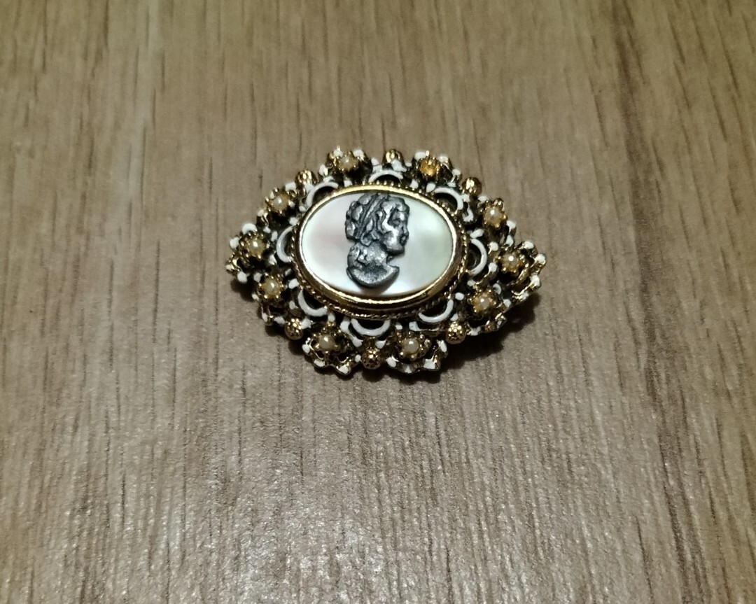 Vintage Antique Elizabeth Reimer Arcansas Pearl Cameo… - Gem