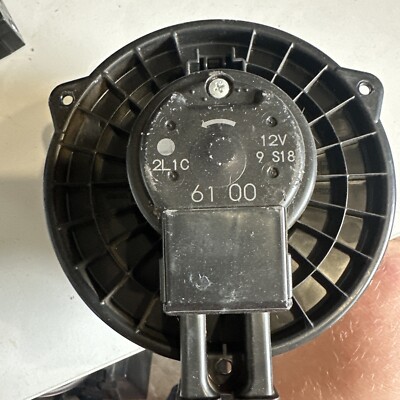 HOLDEN COMMODORE VF HEATER AC INTERIOR FAN BLOWER MOTOR ASSEMBLY | eBay ...