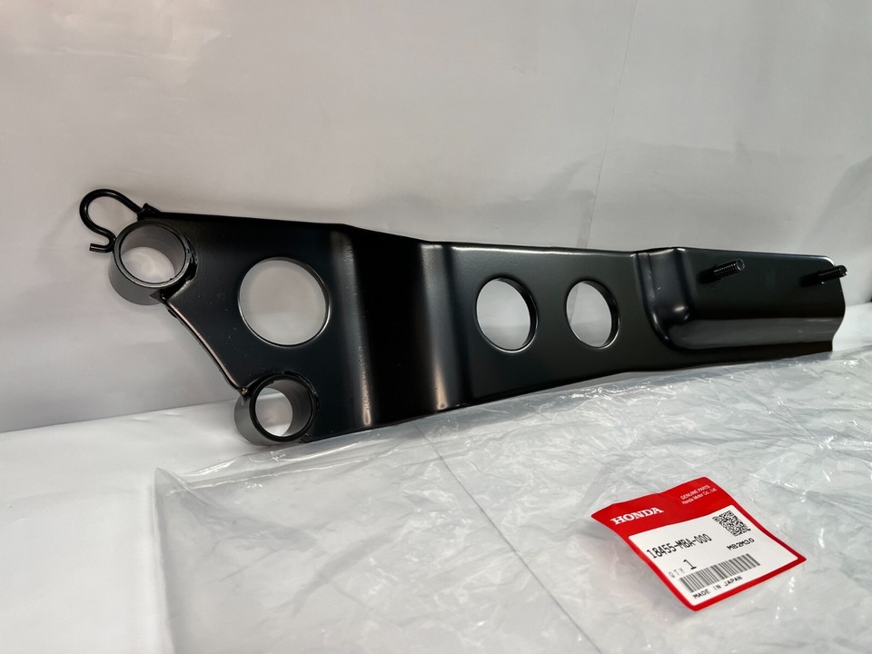 Genuine OEM Honda Muffler Bracket 18455-MBA-000 VT750 Shadow Ace-Deluxe ...
