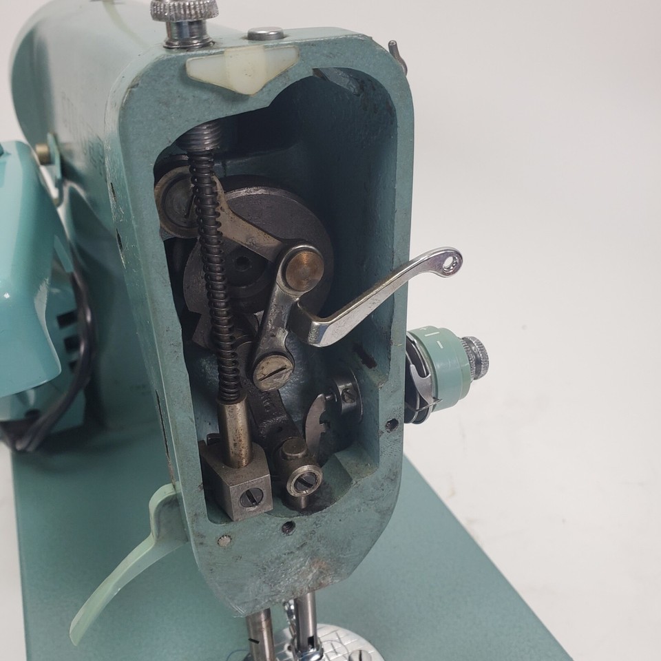Vintage 1960s Singer 285K Sewing Machine Green w/Case Kilbowie Works ...