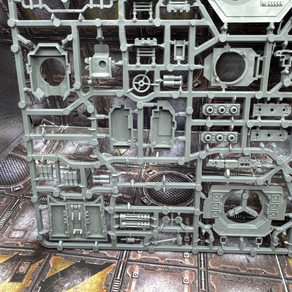 Warhammer 40K Astra Militarum Taurox / Taurox Prime Kt-63 | eBay