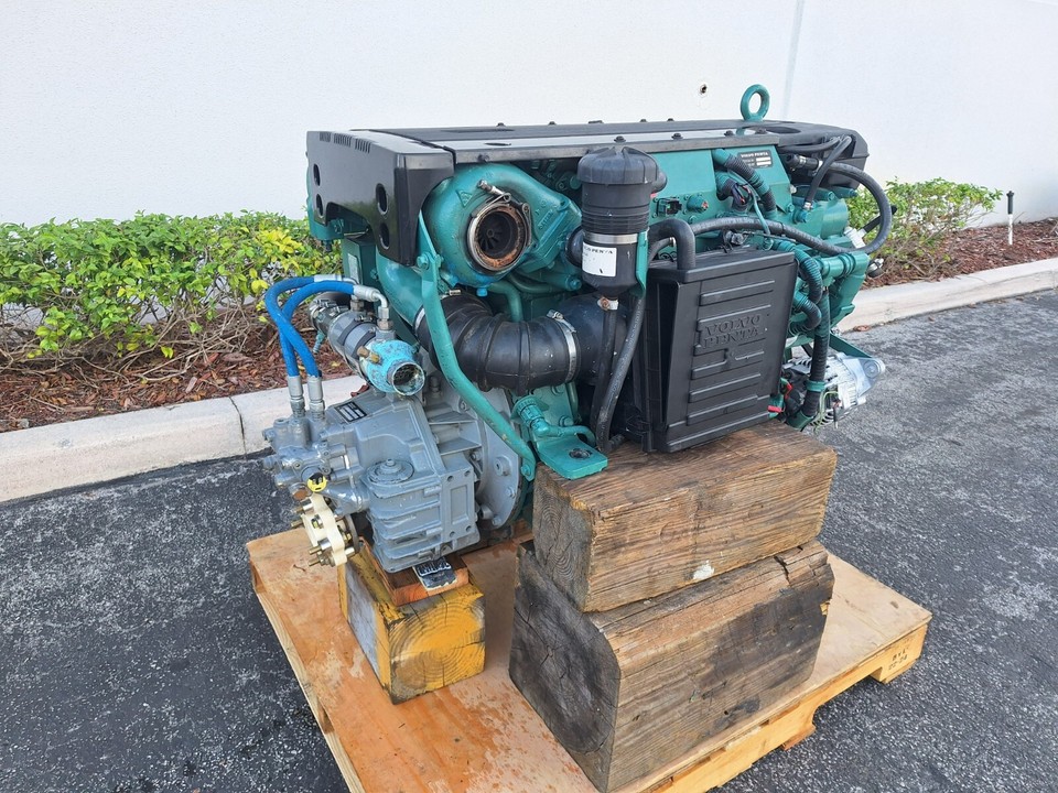Volvo Penta D4-210, Marine Diesel Engine, With HCU, PCU, Key Switch and ...