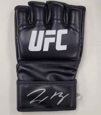 Max Holloway signed UFC Glove MMA Autograph (B) ~ Beckett BAS | eBay