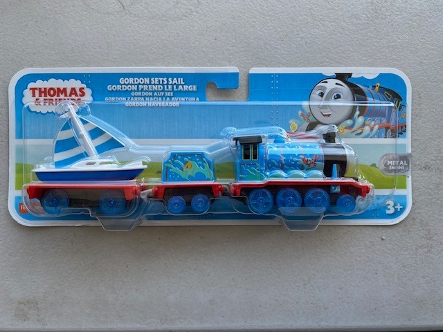 THOMAS AND FRIENDS GORDON SET SAIL TRAIN ENGINE NEW TOY | eBay
