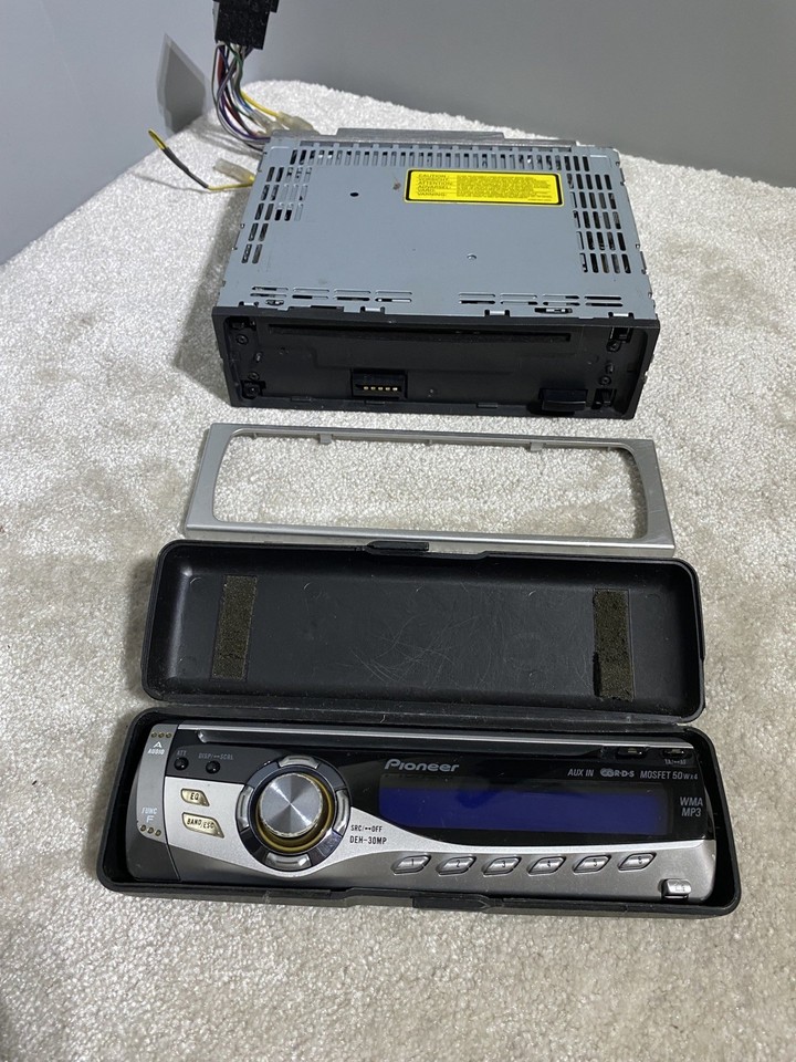 Pioneer DEH-30MP Car Radio/CD Player Flip off face with case | eBay UK
