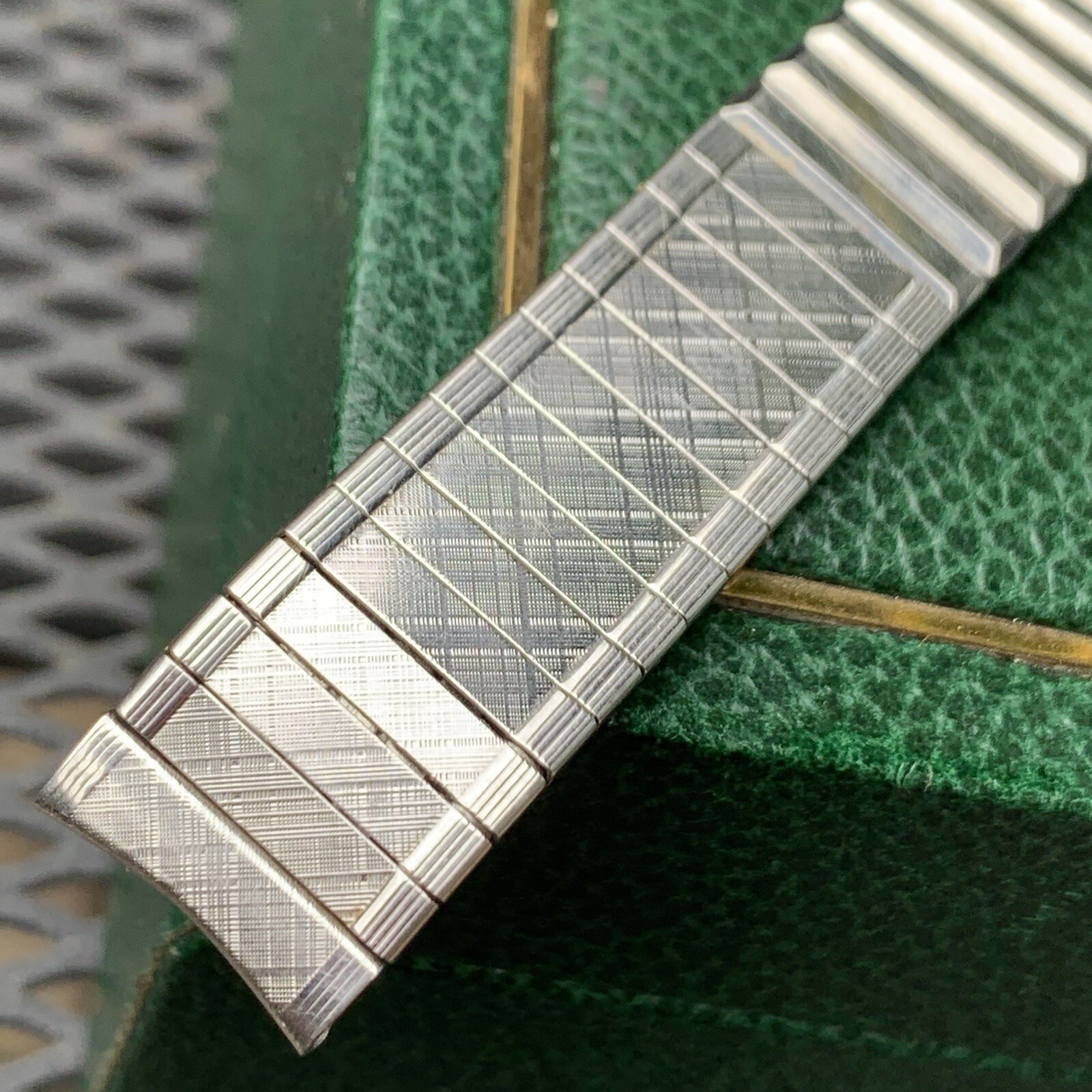 Vintage Endura 16mm Florentine Center Expansion Brace… - Gem