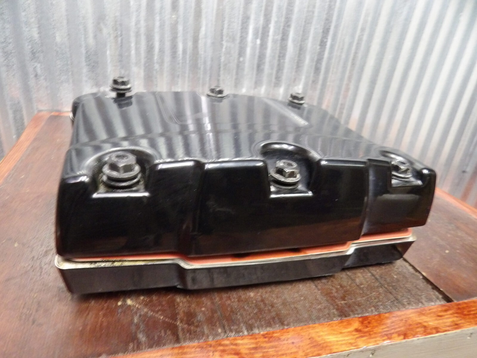 06 Harley Touring Ultra FLHTCUI rear valve cover box w rocker arms ...