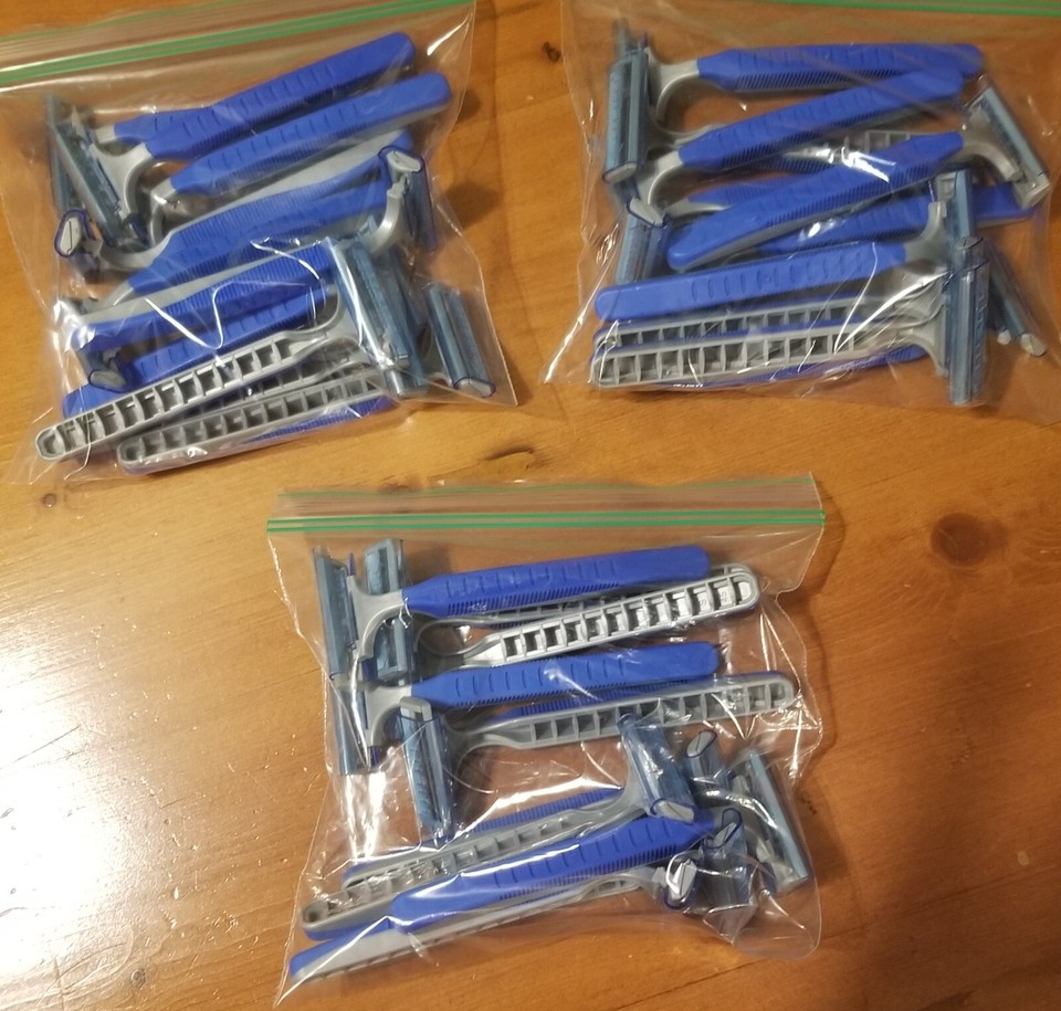 CVS Twin Blade Razors - Smooth Shave - Disposable - 30 Count - For Men ...