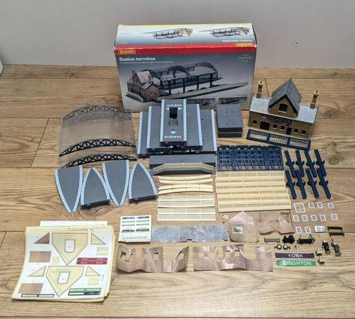 Hornby Trackside Station Terminus R8009 OO Gauge Model Boxed | eBay UK