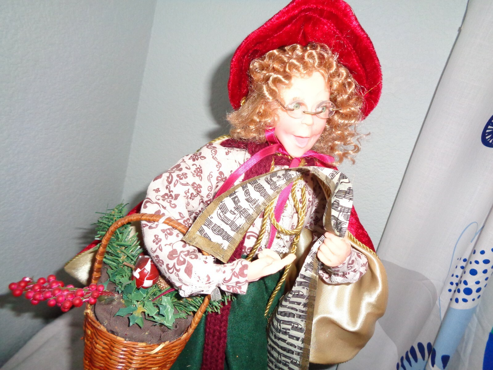 21" Christmas Caroler Old Lady Doll On Stand Katherine's Collection | eBay