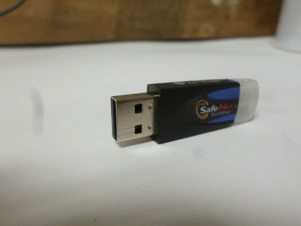 SafeNet USB Security Dongle 100-8005 SRB10943 DZY21526JBZ | eBay