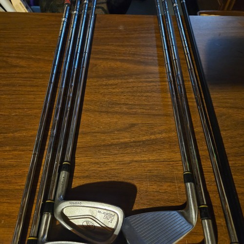 Top Flite Tour Oversize Iron Set 3-9,P RH Golf Clubs great for beginers ...