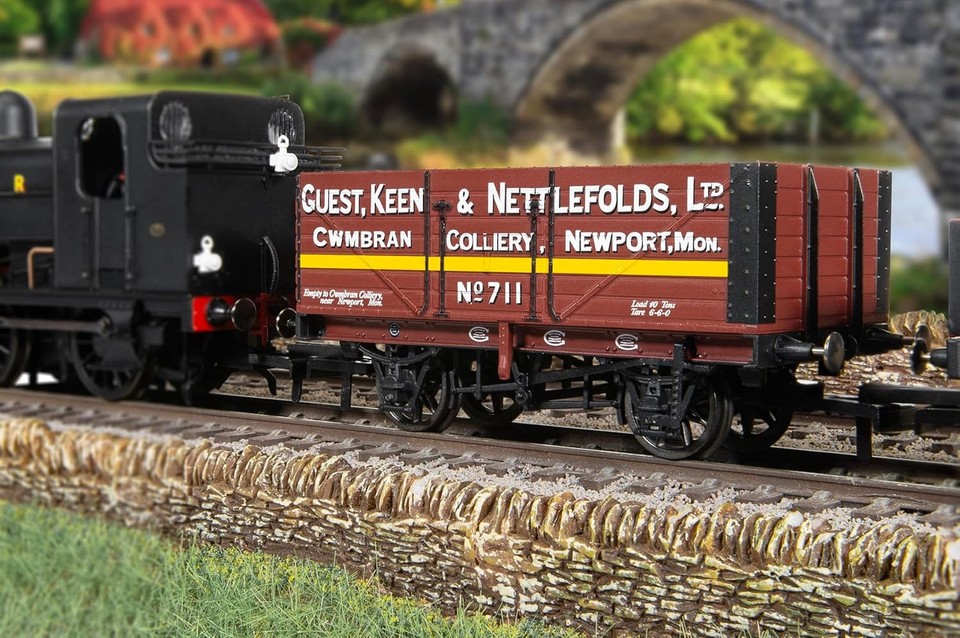 Hornby R60296 Guest Keen & Nettlefolds 7 Plank Wagon No711 | eBay UK