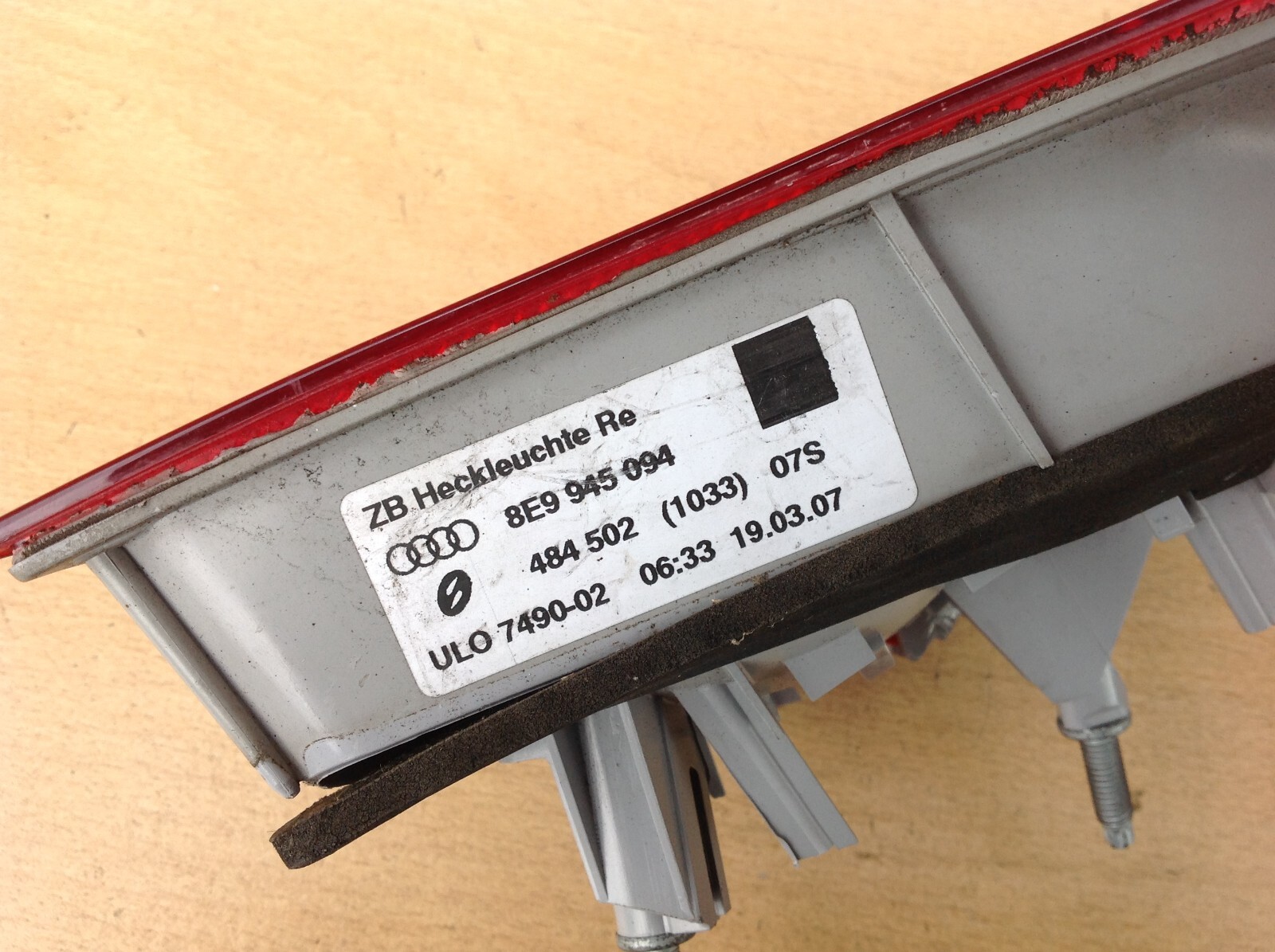 AUDI A4 B7 ESTATE AVANT REAR LIGHT LAMP INNER BOOT O/S DRIVERS RIGHT ...