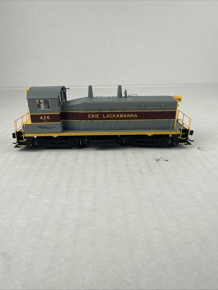 Walthers HO Scale 910-20616 EMD NW2 PH V Loco Erie Lackawanna #425 w ...