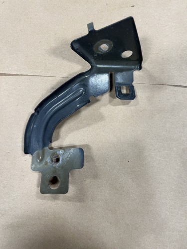 2009-2021 DODGE RAM 1500 FRONT LEFT SIDE FENDER SUPPORT BRACKET MOUNT ...
