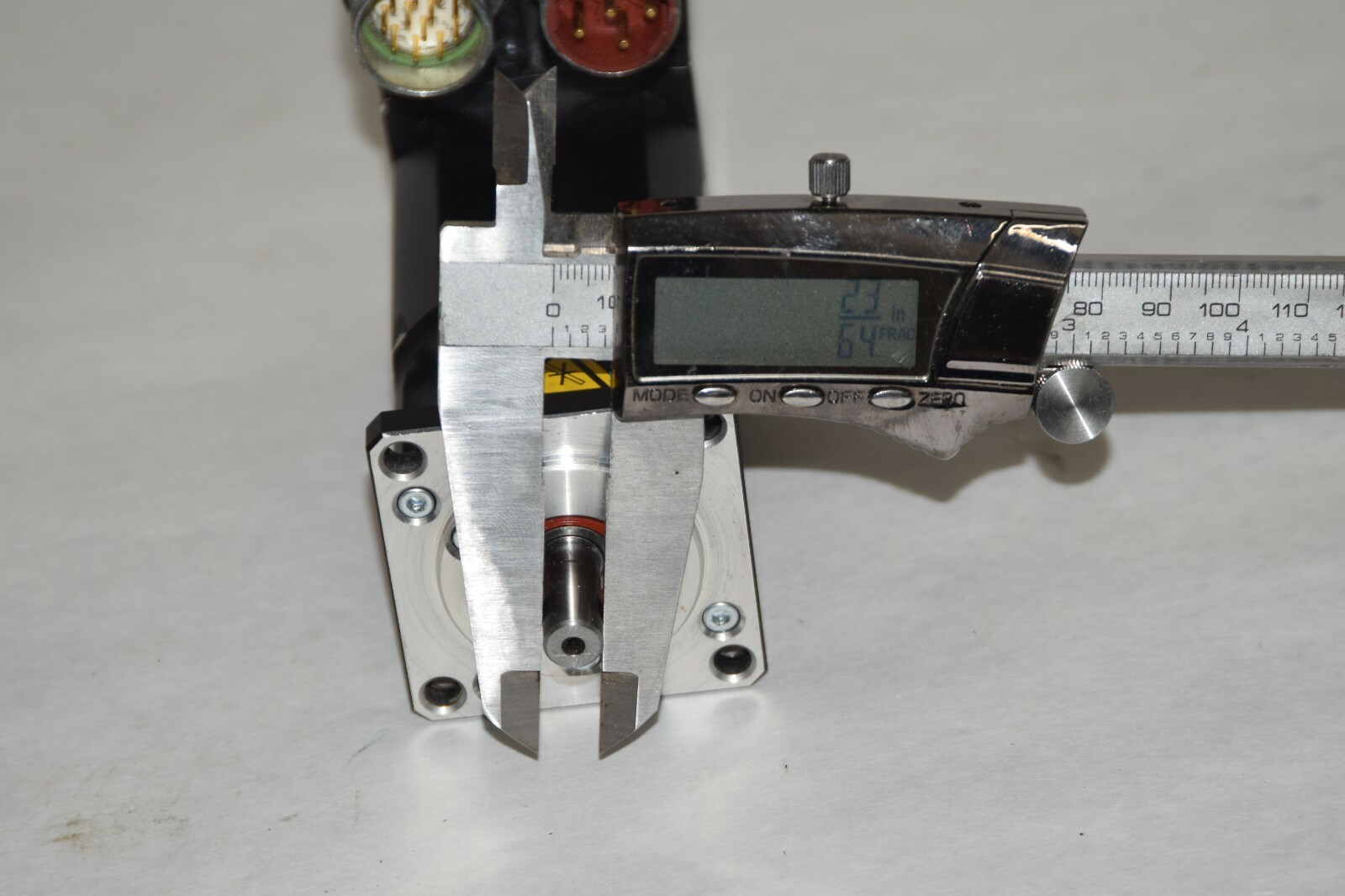 Lenze Servo Motor MDSKSBS 031R33 0.53Nm 924264 MDSKSBS031R33 D-32699 | eBay