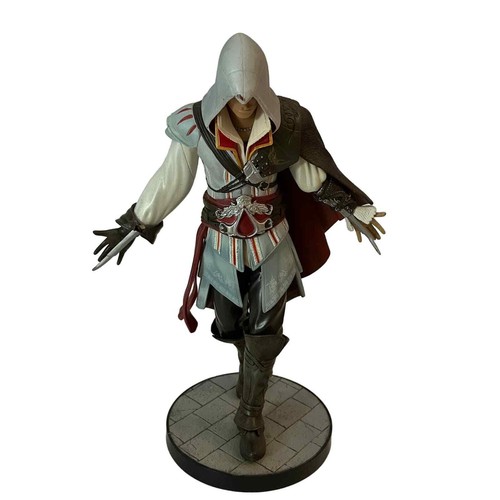 Assassins Creed II 2 Ezio in Gray Cape 9” | eBay