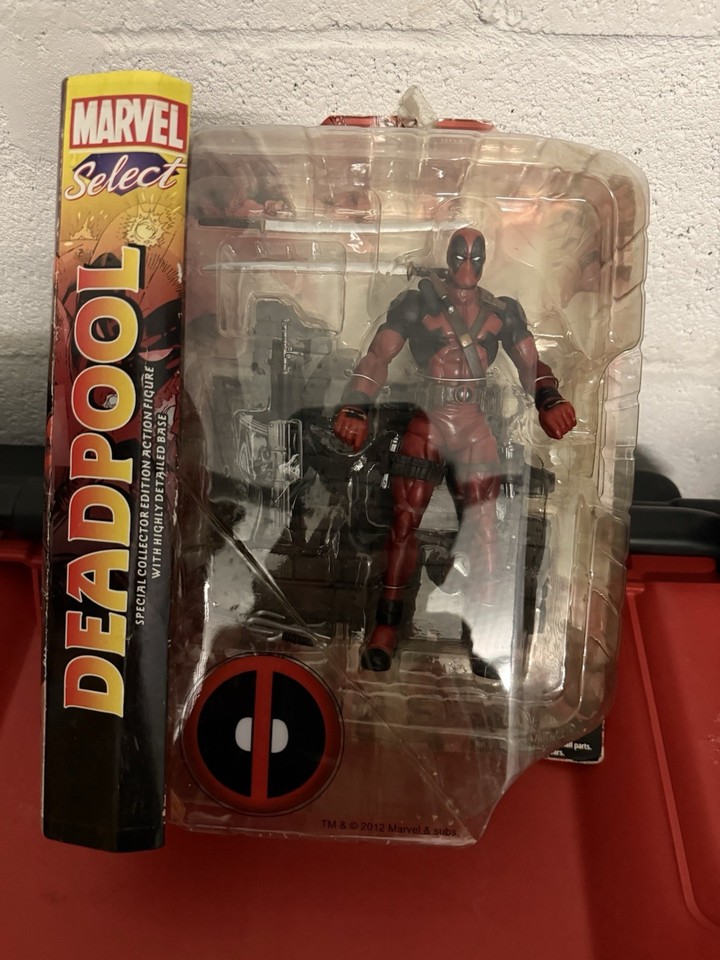 Diamond Select Toys Marvel Select Deadpool Boxed Action Figure | eBay