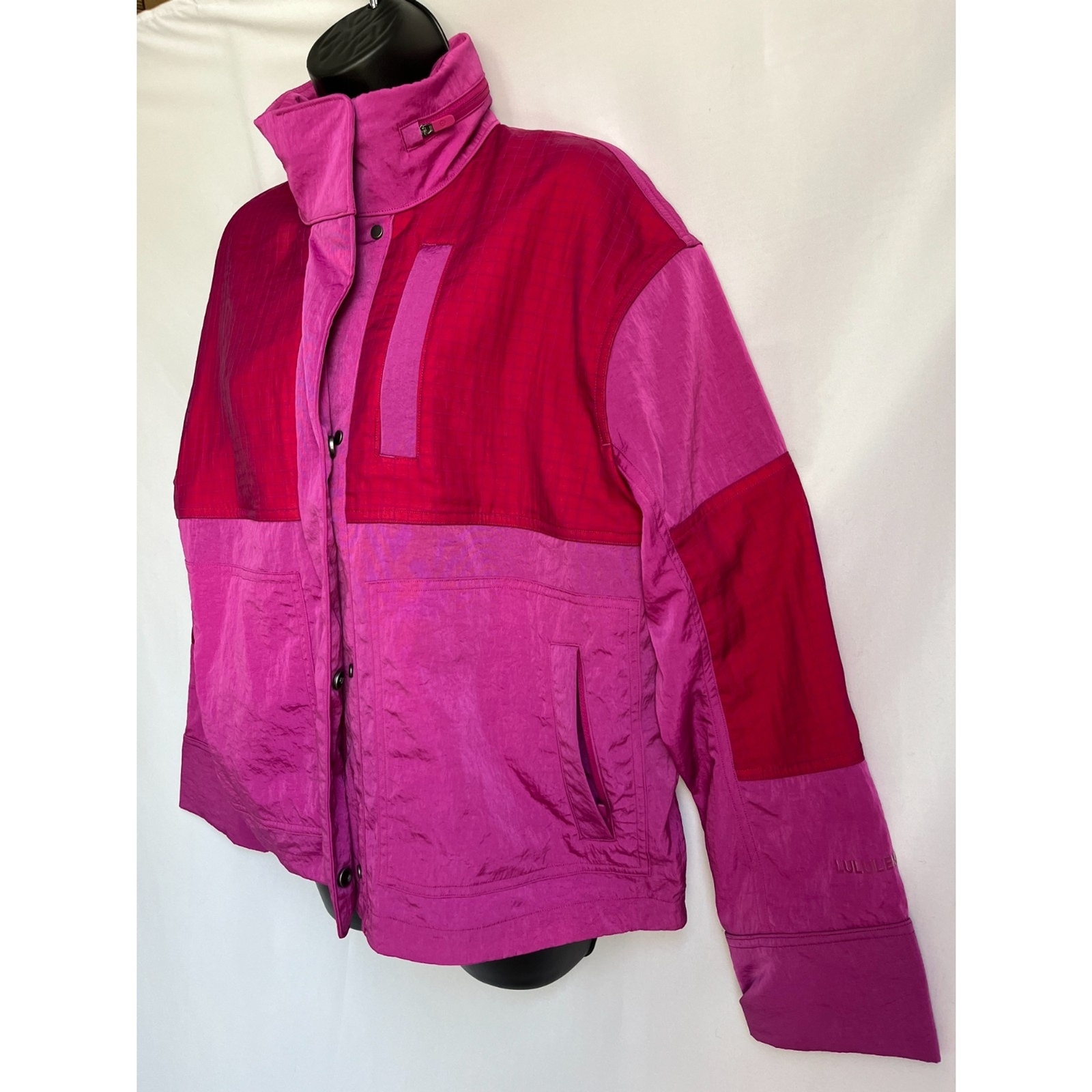 Lululemon Addison Rae Sports Fuschia Nylon Jacket Zip… - Gem