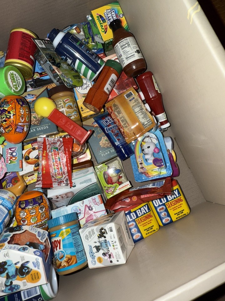 Multi-Series Mini Brands! 5 Minis From Lot of 100! Chance At Rare Mini ...