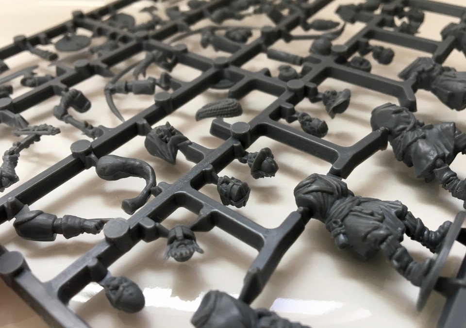 Frostgrave Soldiers 28mm New • 1 Sprue • 5 Miniatures • Osprey ...