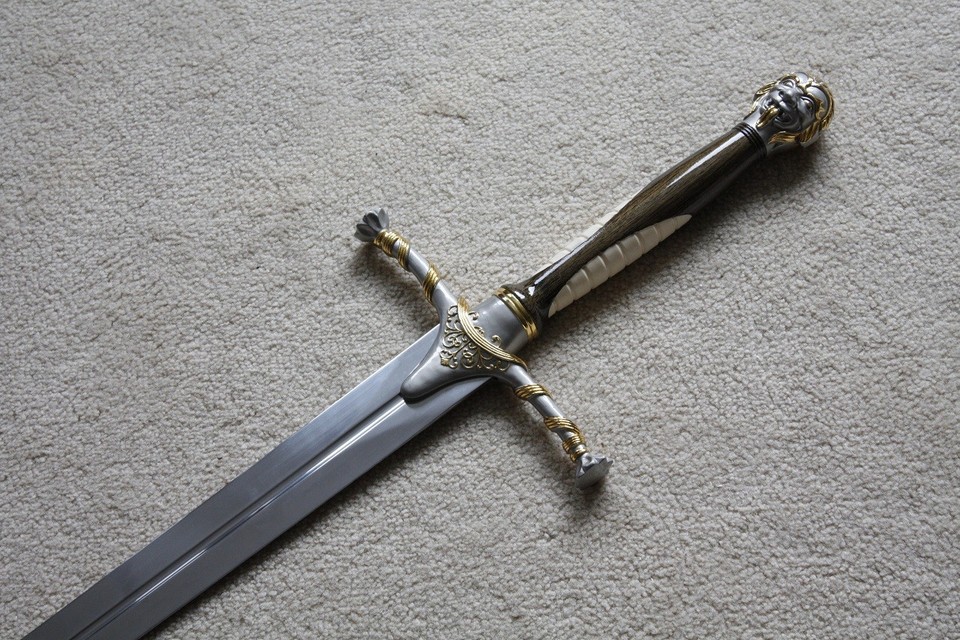 S1088 MOVIE PROPS REPLICA SER JAIME LANNISTER LONG SWORD W/ LION MOUNT ...