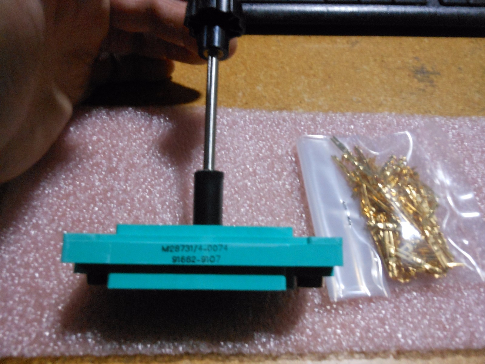 AVX CONNECTOR W/CONTACTS PART # M28731/4-0074 NSN: 5935-01-311-6756 | eBay