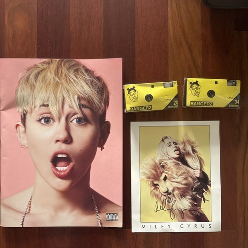 Miley Cyrus "Bangerz" AUTOGRAPH Signed 8x10 and Bangerz Tour Book and ...