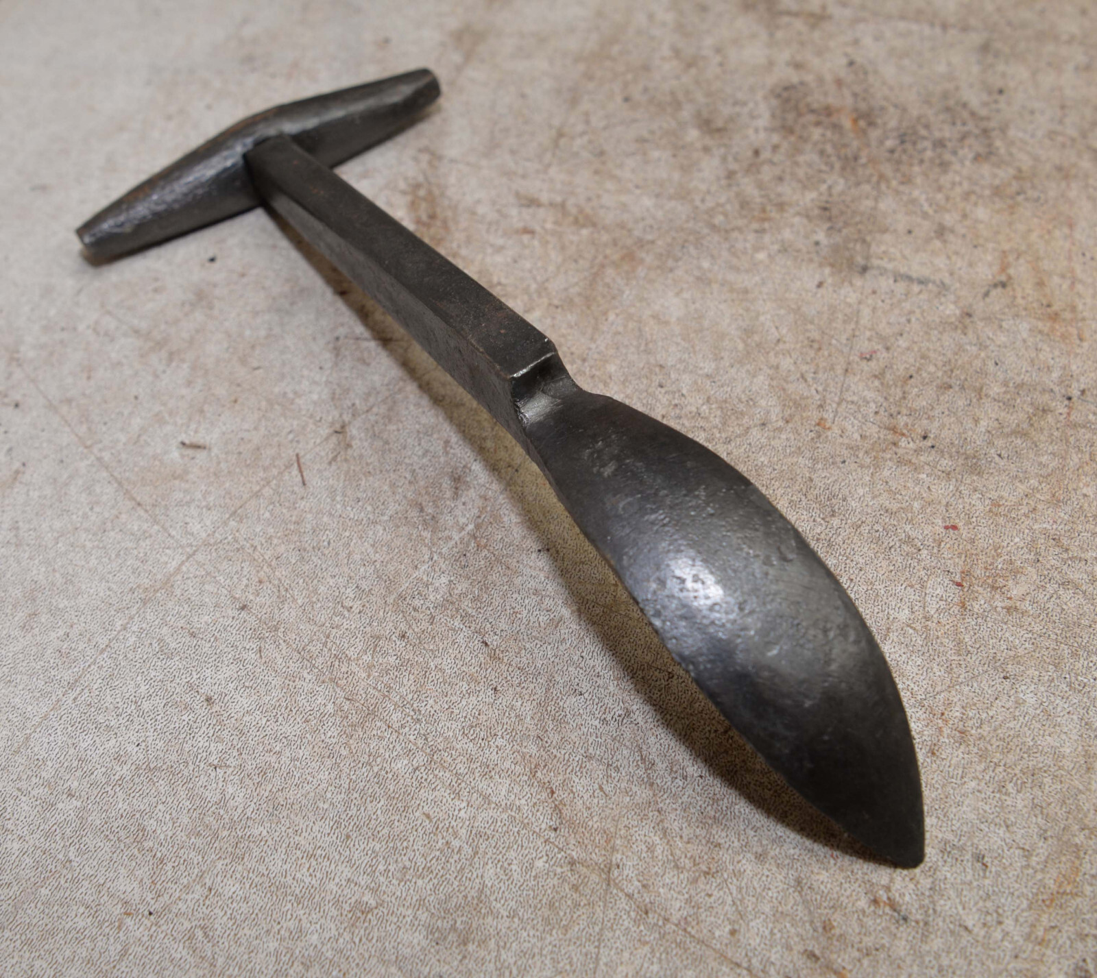 Antique blacksmith forged trappers fleshing curved trap tool ...