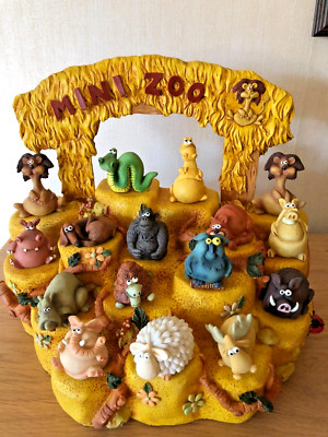 Ständer mit Mini Zoo *Paolo Chiari*80er Vintage Sammler Dekotiere Resin ...