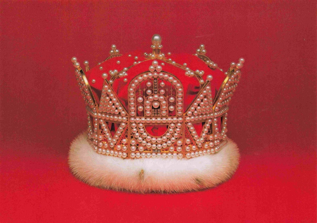 Mikimoto Pearl Crown