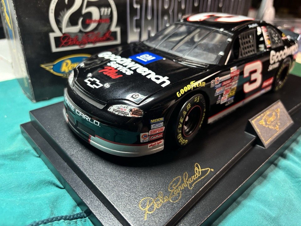Revell NASCAR Dale Earnhardt GM Goodwrench 1:18 Scale Diecast Monte ...