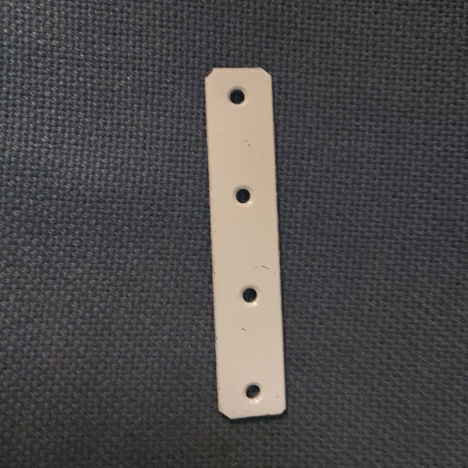 4x 4" / 10cm Long x 30mm Wide Cream Metal Joining Strips for DIY Tasks ...