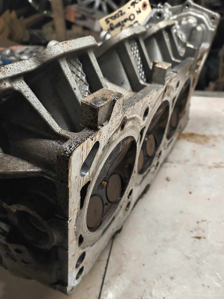 14-23 CHALLENGER 14 AVENGER 14-15 DURANGO 14-19 JOURNEY Cylinder Head 3 ...