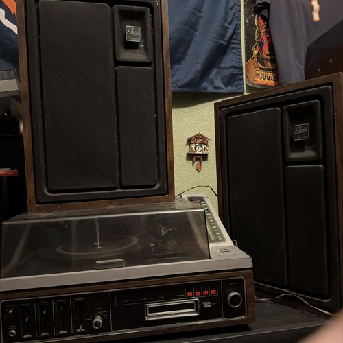 Zenith Solid State Model J597W with Allegra 1000 Speakers. Radio Works ...