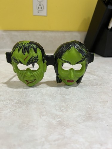 Vintage and Extremely Rare Topstone Horror Vampire And Vampiress Eye ...