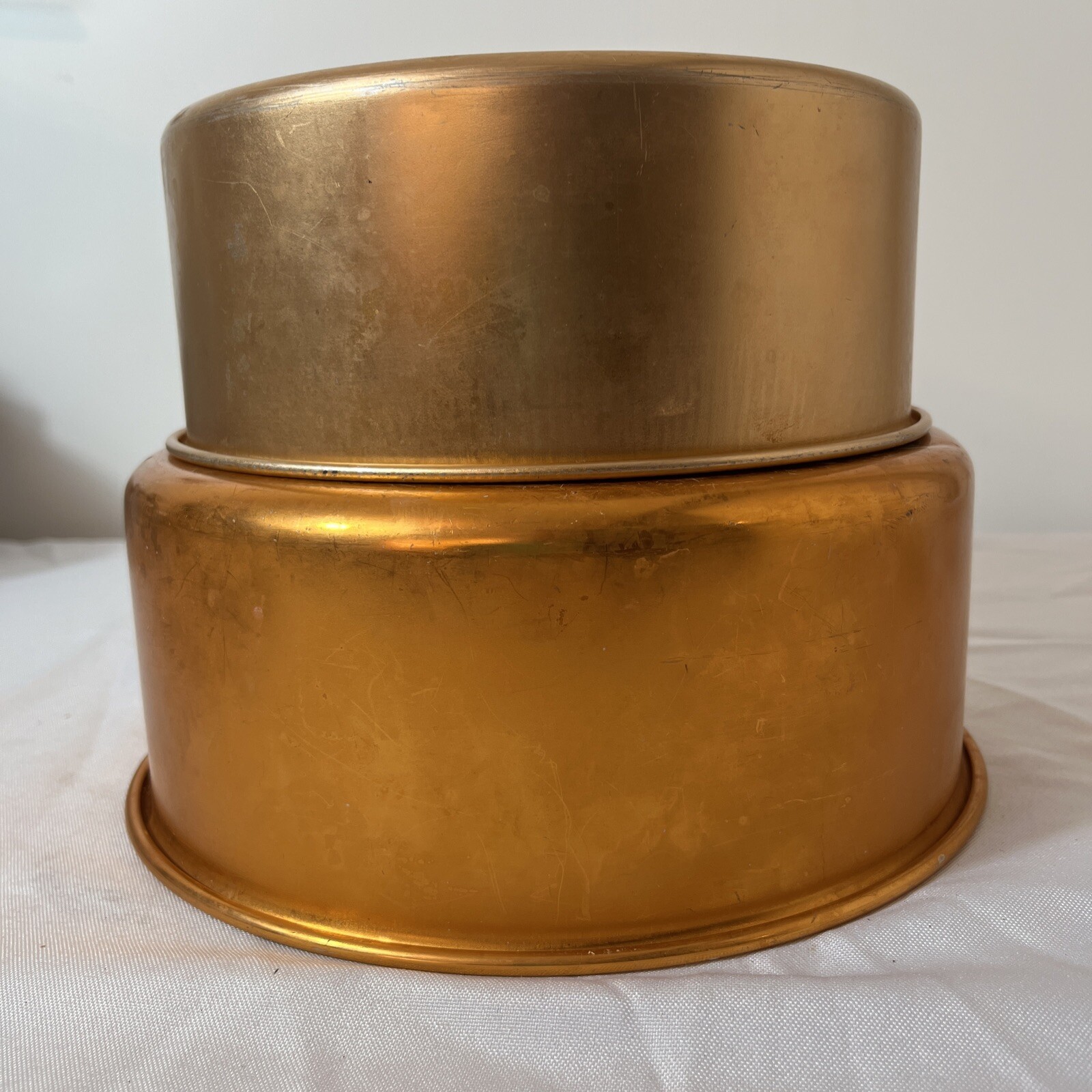 SET of 2 VINTAGE RETRO ORANGE ANODISED ALUMINIUM ROUND CAKE PAN TINS ...