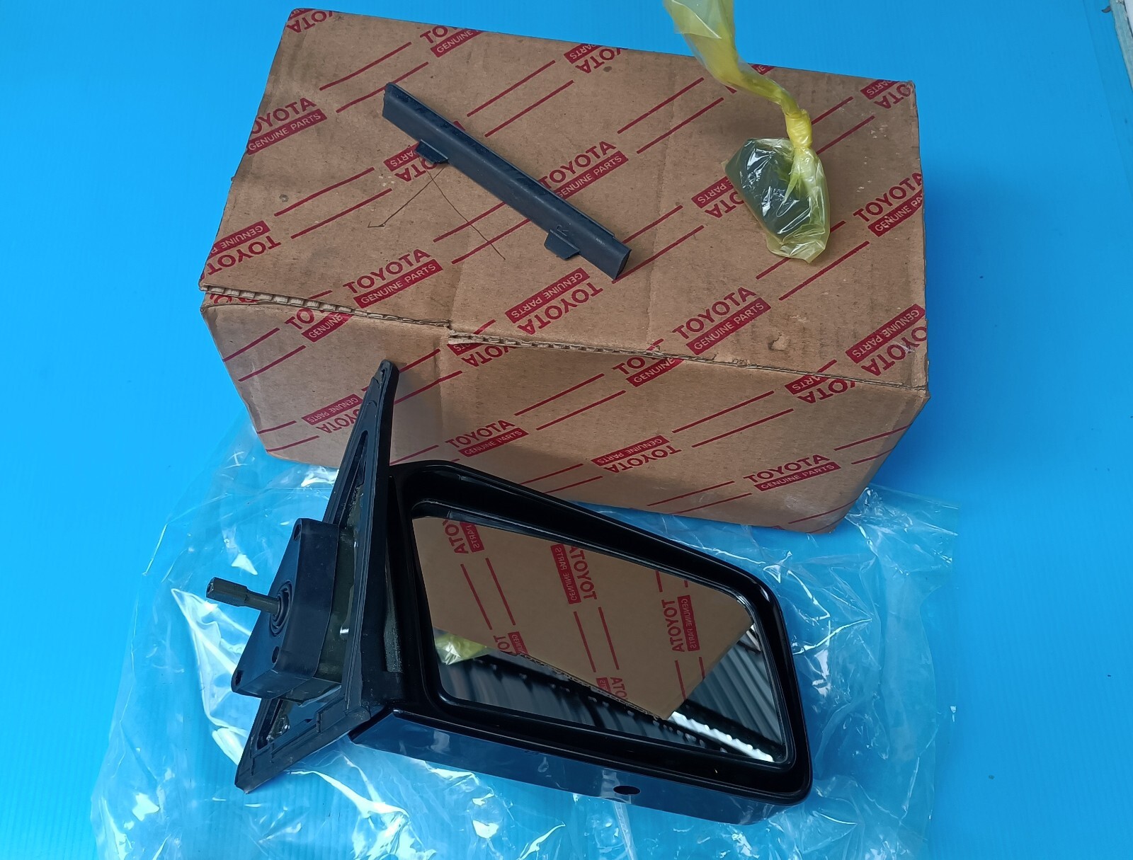NOS/JAPAN MIRROR OUTER REAR VIEW, RH For TOYOTA COROLLA AE80 AE82 EE80 ...