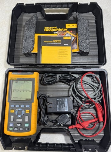 FLUKE 123 Industrial Scopemeter 20MHZ w/ Test Leads, Hard Case And ...