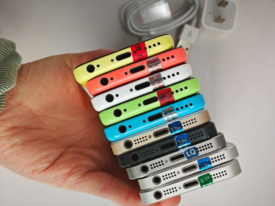 📱 Apple iPhone 5 5c 5S SE Unlocked Grade A IOS used phone work well lot ...