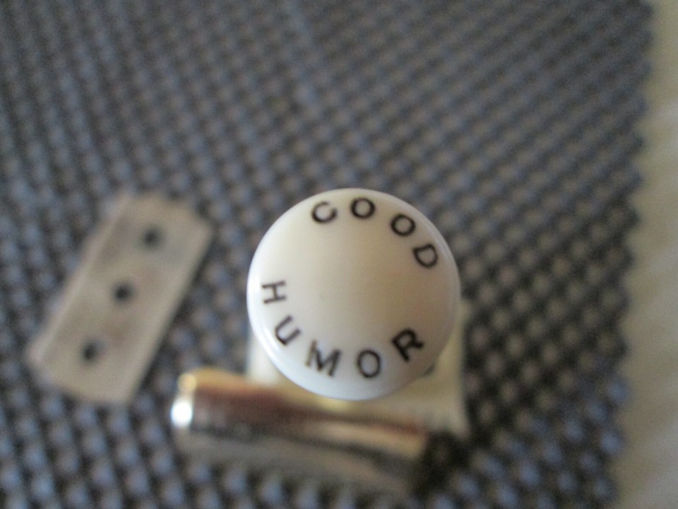 VINTAGE Conrad 32's "GOOD HUMOR" Two-Piece Open Comb Type DE Safety ...